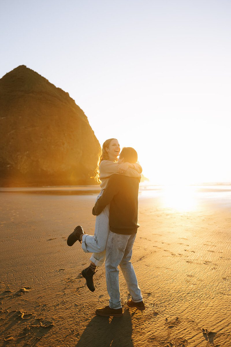 Cannon Beach Engagement at Haystack Rock | Jason & Leah | sokolco.com