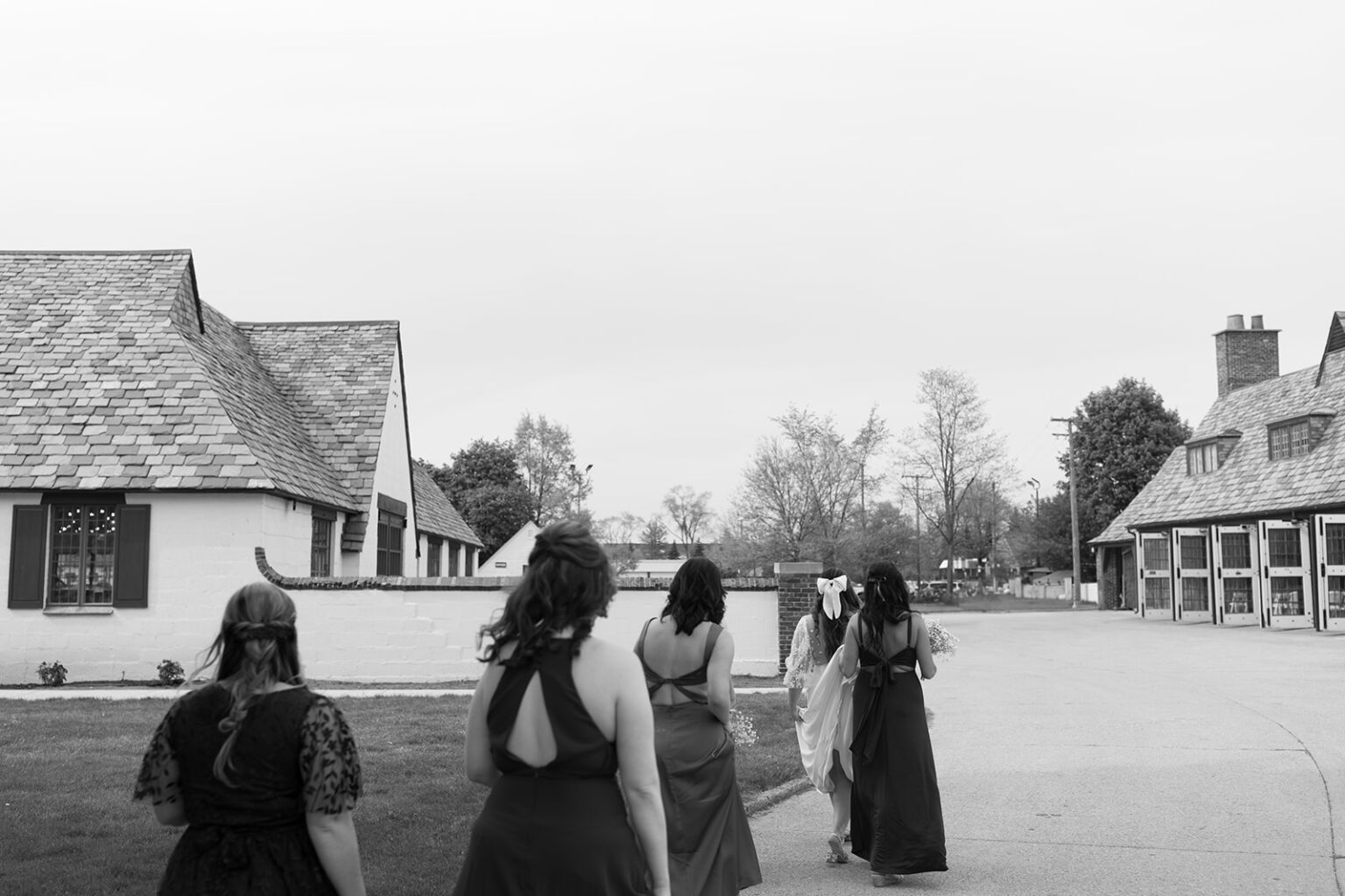 Timeless & Elegant Detroit Wedding at Packard Proving Grounds | Emily ...