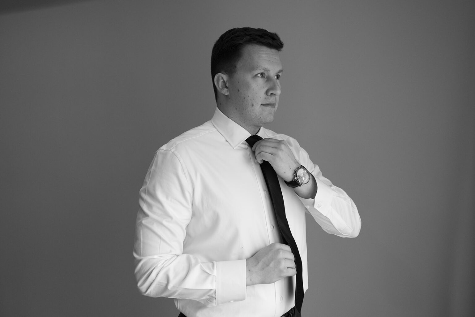 Timeless & Elegant Detroit Wedding at Packard Proving Grounds | Emily ...